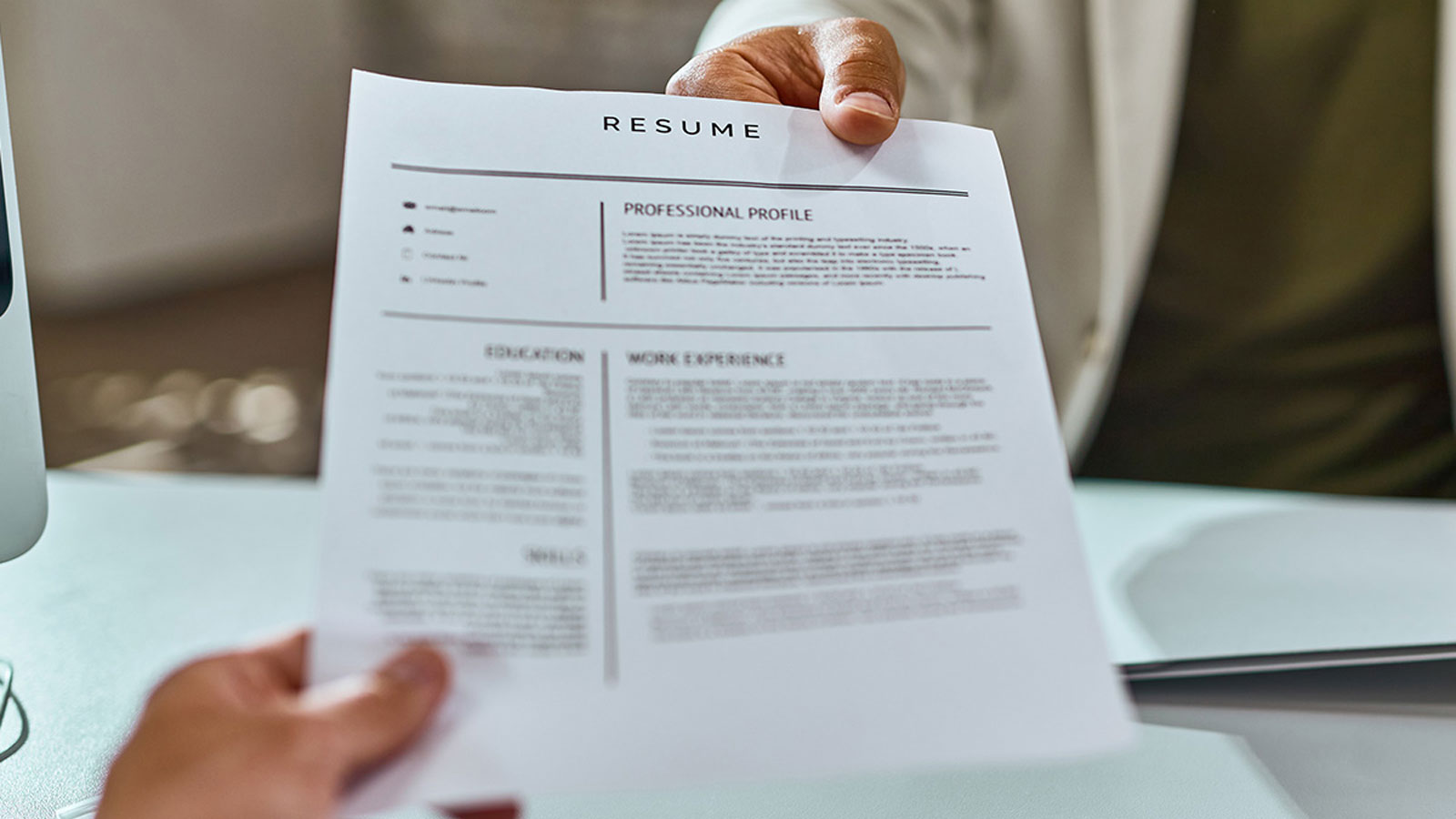 Refine and customize your resume with this AI resume builder deal