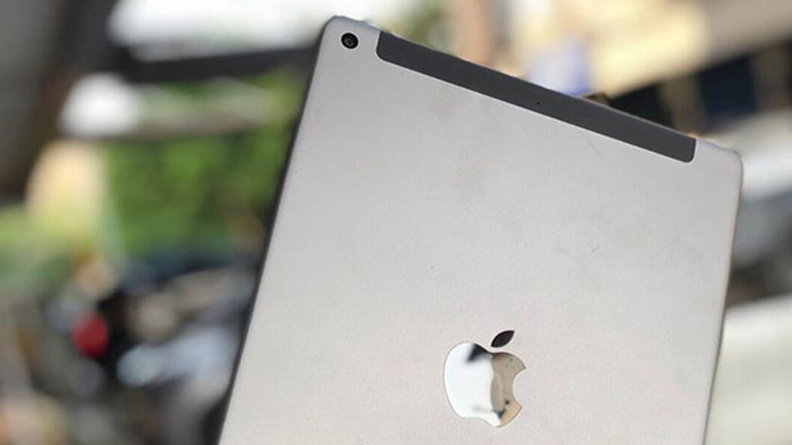 Pick up this refurbished iPad for just $175 while supplies last